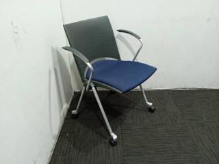 Itoki Stacking Chair A0056586｜Office market Happy Thailand