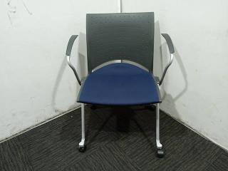 Itoki Stacking Chair A0056586｜Office market Happy Thailand