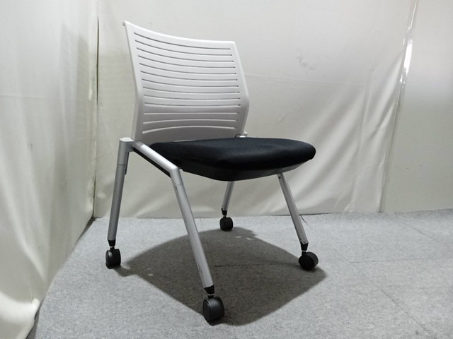 Itoki Stacking Chair A0074958｜Office market Happy Thailand