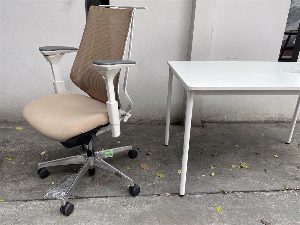 Kokuyo DUORA chair HIGH BACK / 3D armrest / White frame / Hanger ...