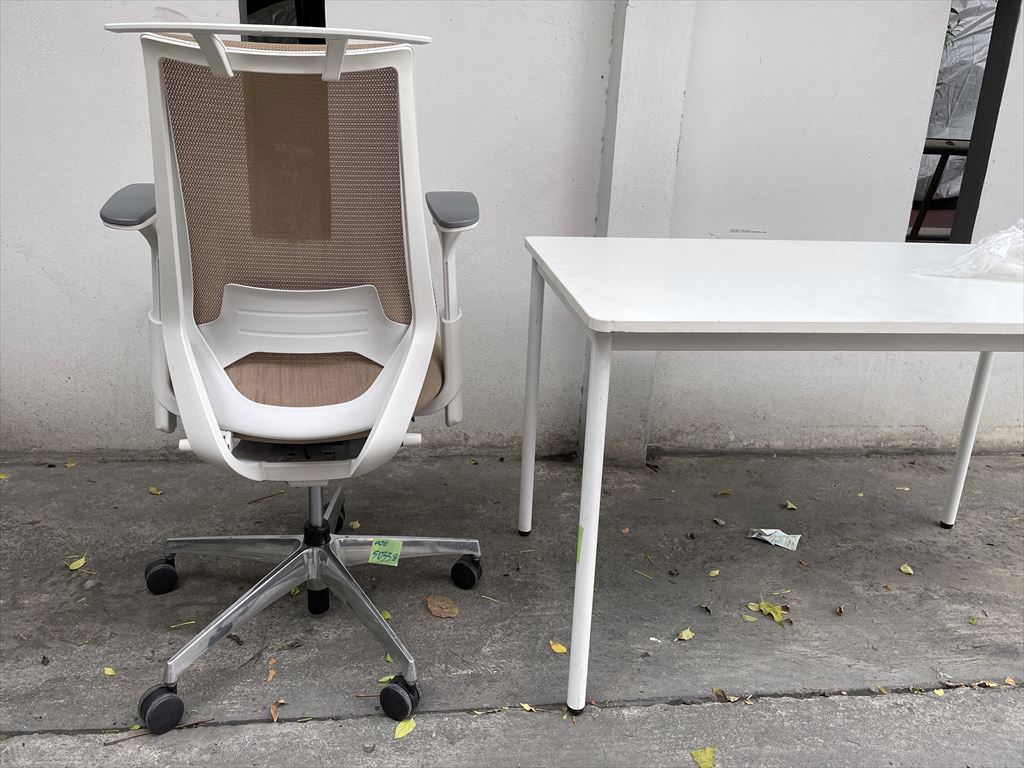 Kokuyo DUORA chair HIGH BACK / 3D armrest / White frame / Hanger ...