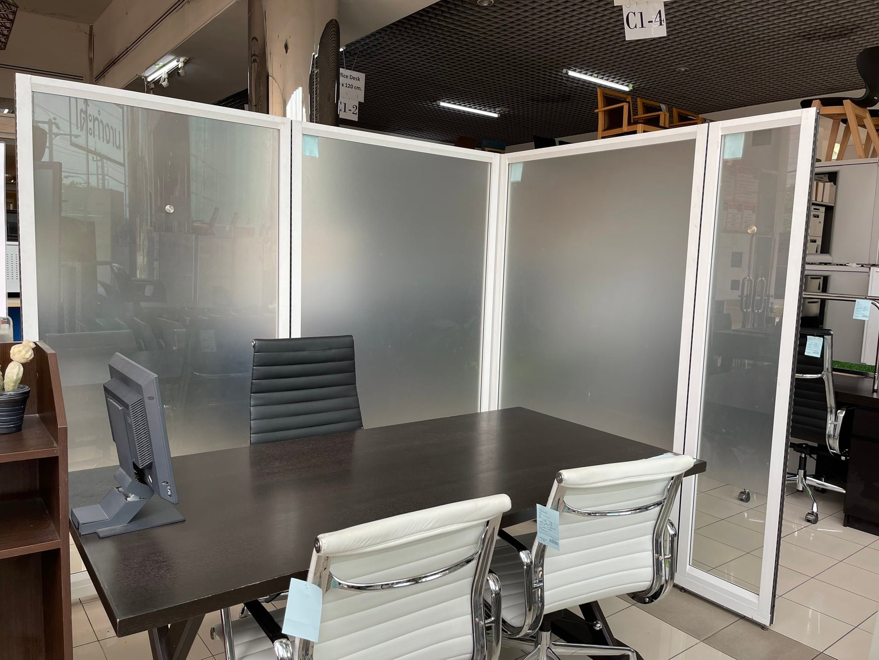Partition Okamura กระจก ตลาดเฟอร์นิเจอร์สำนักงาน Happy Thailand
